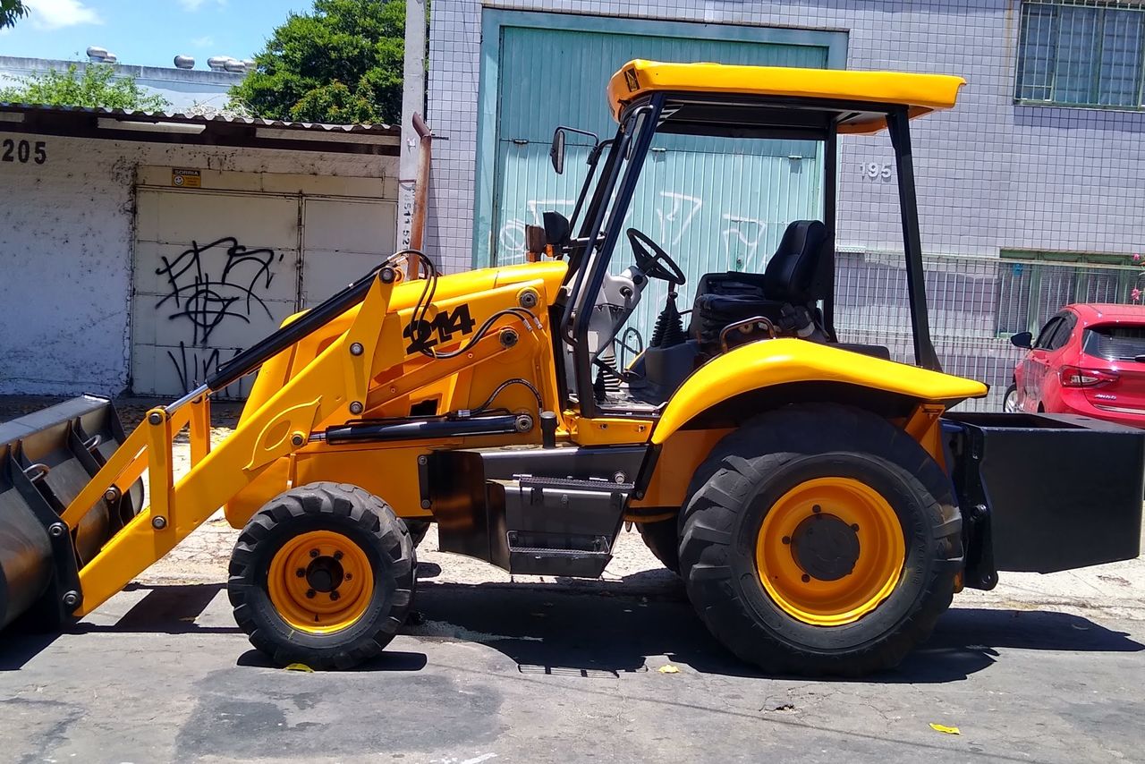 Pá carregadeira JCB 416 99/99 - Construmaq Comércio de Tratores e Máquinas Ltda | Trucadao.com.br