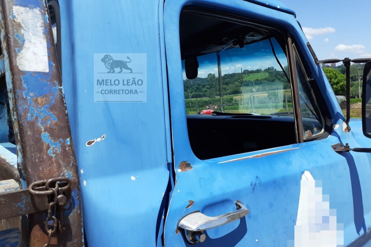 Caminhão Ford F2000 80/80 - Melo Leão Veículos Comerciais ltda ...