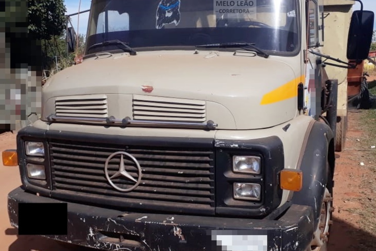 Caminhão Mercedes Benz MB2014 88/88 - Melo Leão Veículos Comerciais ...