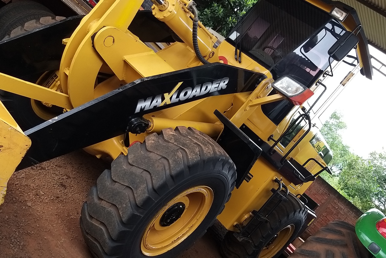 Pá carregadeira Maxloader MAX916 15/15 - Sarandi Tratores Ltda ...