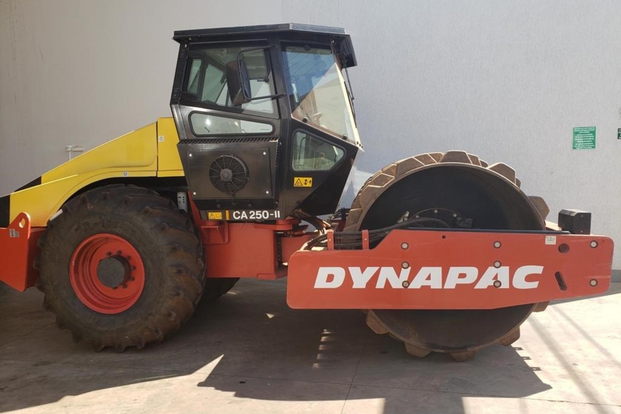 Rolo compactador Dynapac Rolo CA 250 14 - TM Tadeu Máquinas | Trucadao ...