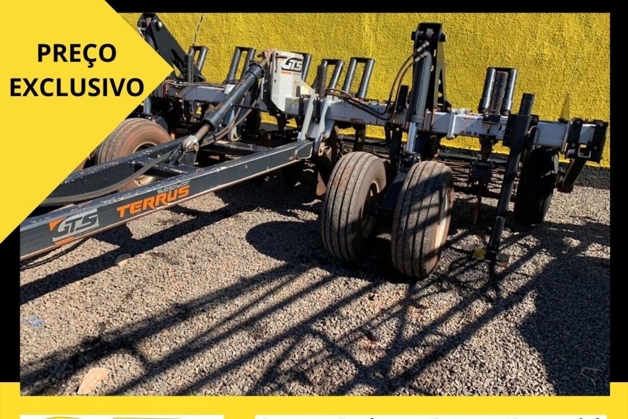 Subsolador GTS Descompactador Terrus 15/15 - JCBi Máquinas e ...