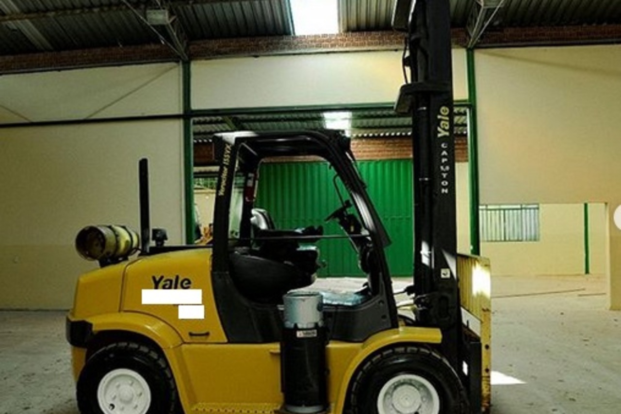 Empilhadeira Yale GP-155VX 11/11 - BHLOC | Trucadao.com.br