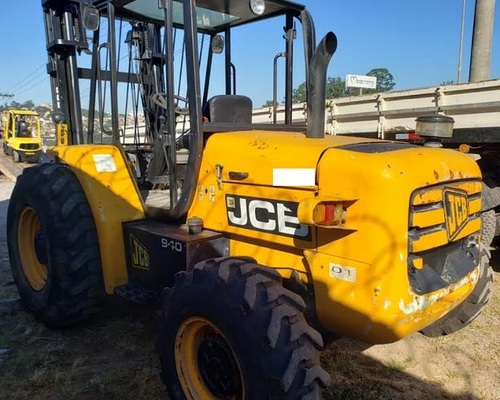 Empilhadeira JCB RTFL 940 Todo Terreno 08/08 - BHLOC | Trucadao.com.br