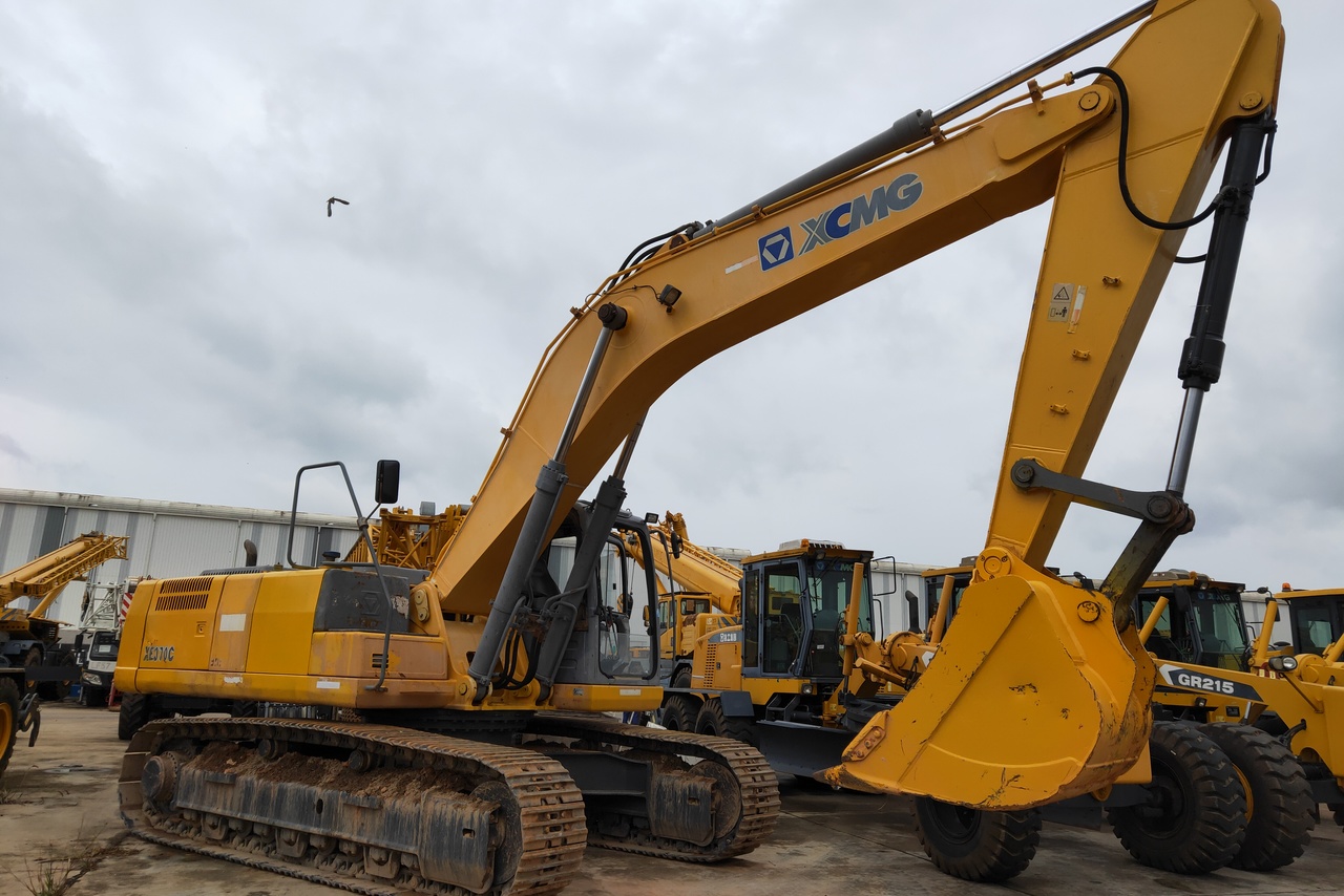 Escavadeira XCMG XE370BR 18/18 - XCMG Brasil Indústria Ltda. | Trucadao.com.br