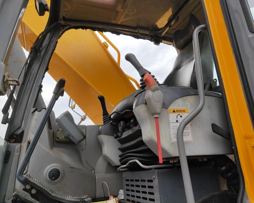 Escavadeira XCMG XE370BR 18/18 - XCMG Brasil Indústria Ltda. | Trucadao.com.br