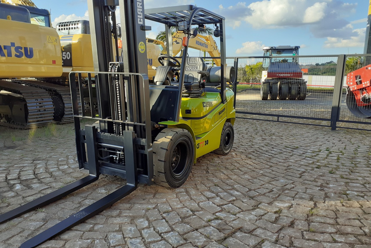 Empilhadeira Clark GTS25 20/20 - Mason Equipamentos | Trucadao.com.br