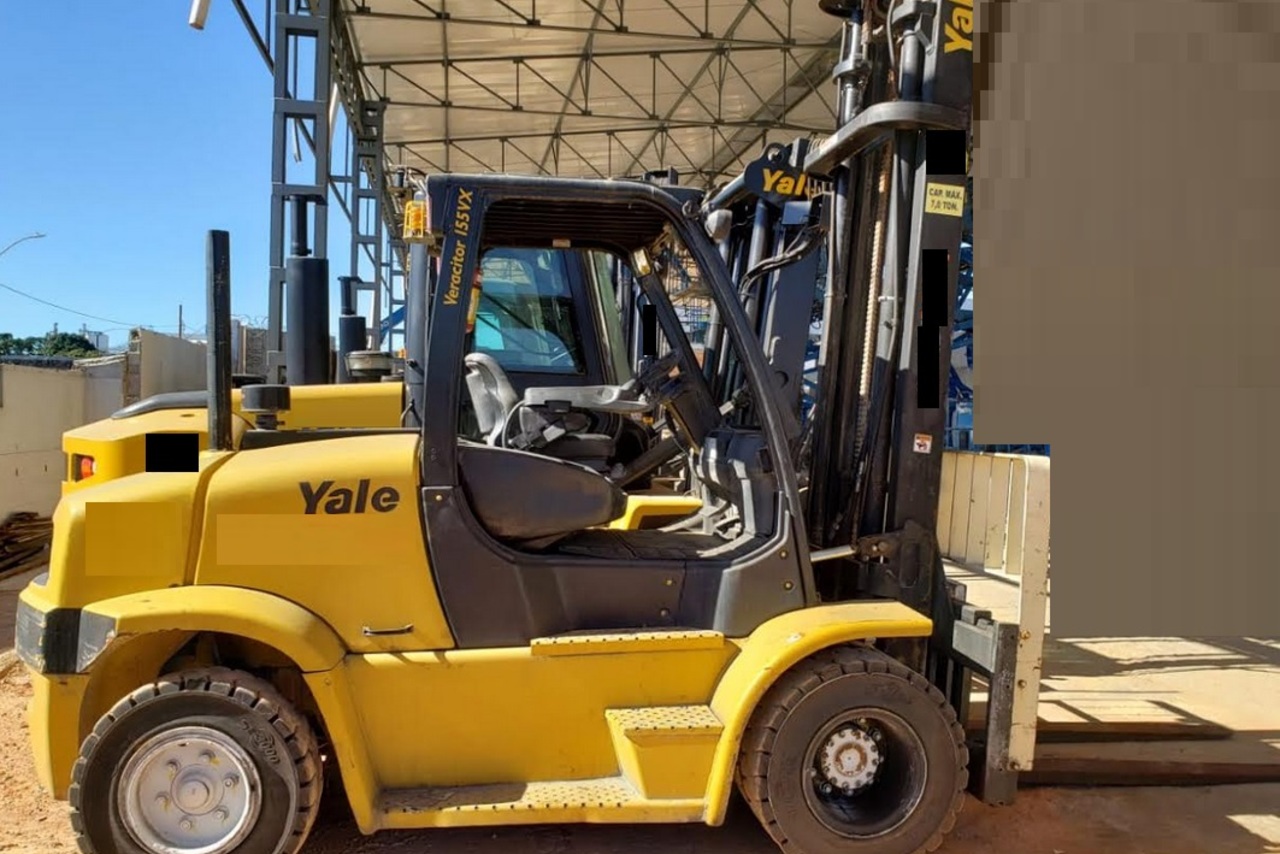 Empilhadeira Yale GP-155VX 11/11 - BHLOC | Trucadao.com.br