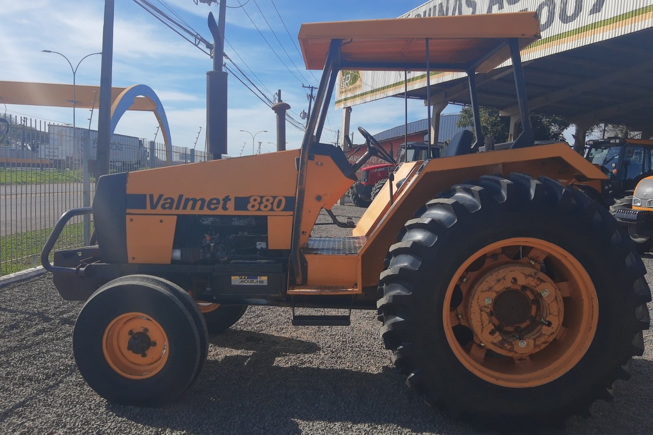 Trator Valmet 880 89/89 - GR - Maquinas Agrícolas | Trucadao.com.br
