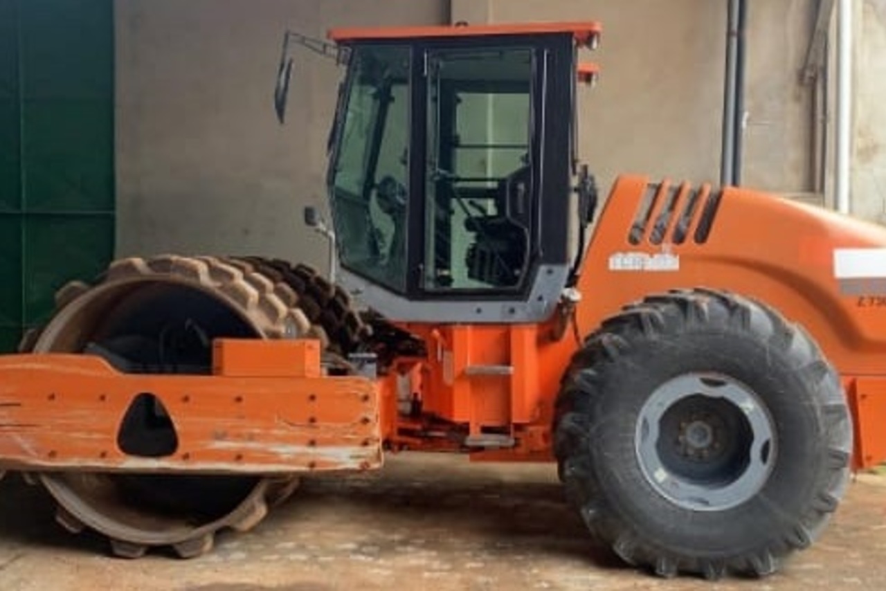 Rolo compactador Hamm 3411 12/12 - Alípio Máquinas | Trucadao.com.br