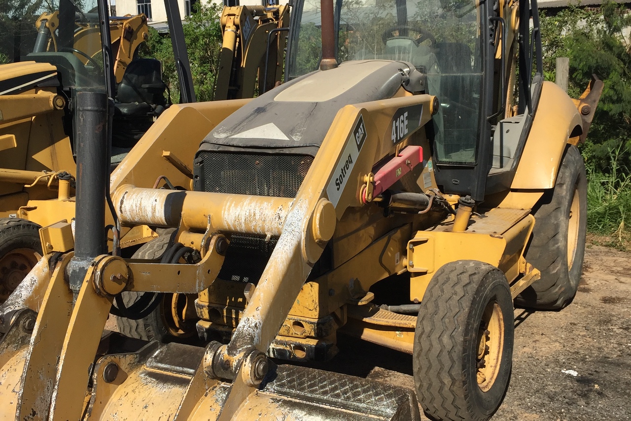 Retroescavadeira Caterpillar 416E 08/08 - Benedicto Representacões S/c LTDA | Trucadao.com.br