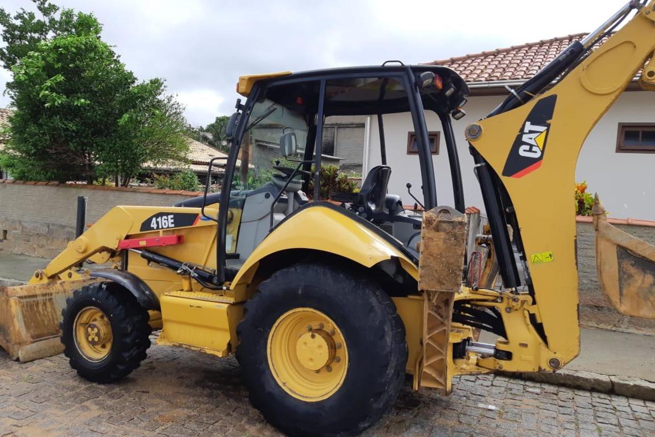 Retroescavadeira Caterpillar 416E 12/12 - Fabiano - Vendas de Máquinas Pesadas | Trucadao.com.br