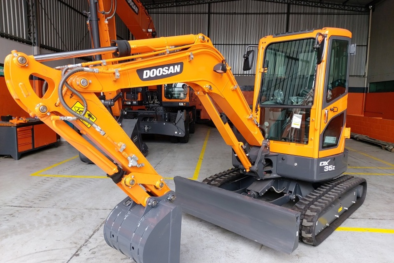 Escavadeira Doosan DX 300 20/20 - Solomaq Maquinas Pesadas | Trucadao ...