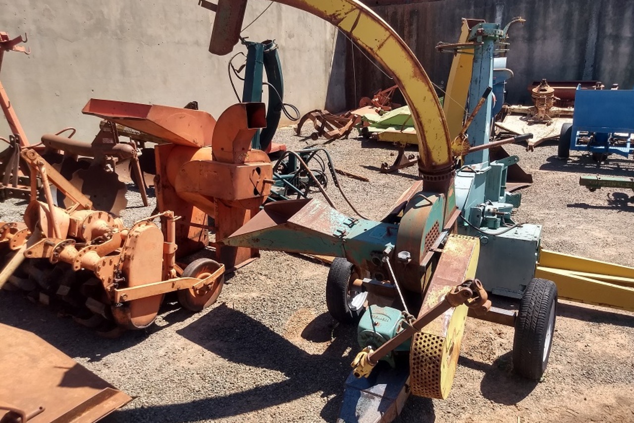 Ensiladeira Cremasco ECTR 4800 01/01 - Implementos Tamboara | Trucadao.com.br