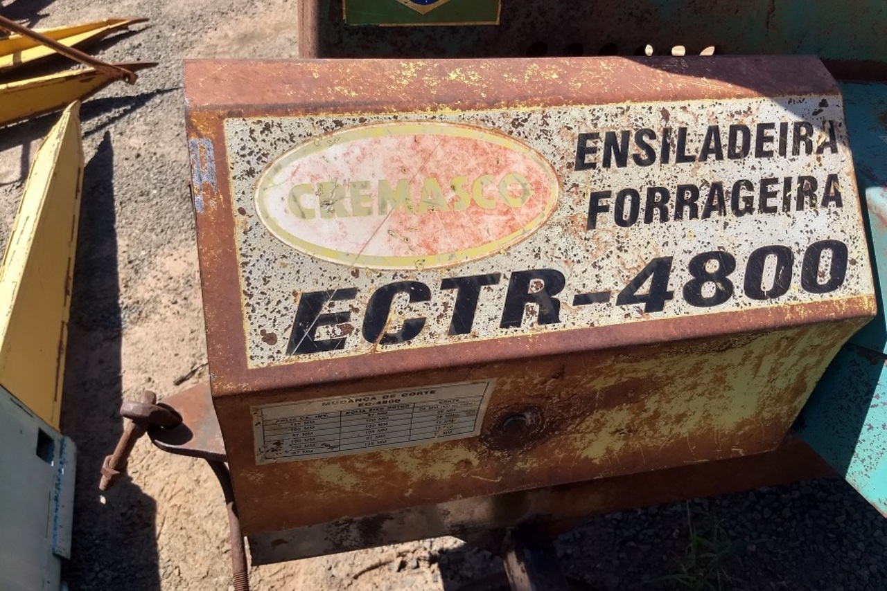 Ensiladeira Cremasco ECTR 4800 01/01 - Implementos Tamboara | Trucadao.com.br
