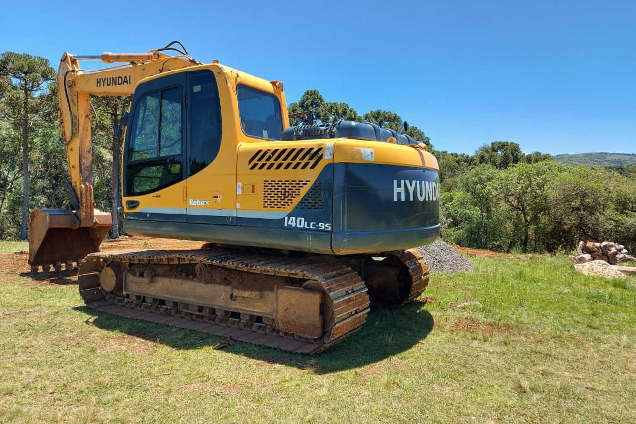 Escavadeira Hyundai R140 14/14 - 5X Máquinas | Trucadao.com.br