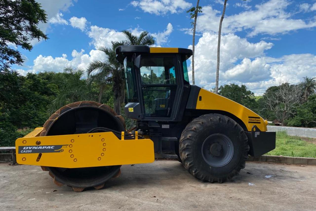 Rolo compactador Dynapac Rolo CA 250 14/14 - LNA Máquinas | Trucadao.com.br