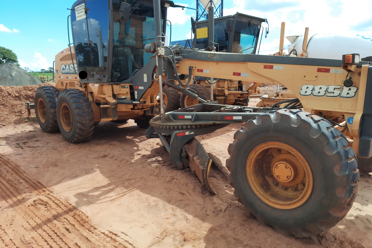 Motoniveladora Case 885B AWD 12/12 - MVP Maquinas | Trucadao.com.br