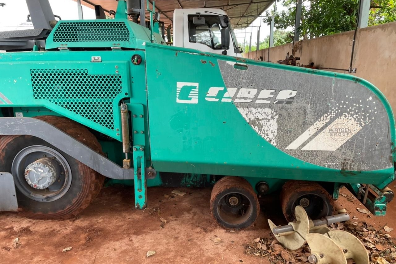 Vibroacabadora Ciber AF 4500 13/13 - Alípio Máquinas | Trucadao.com.br