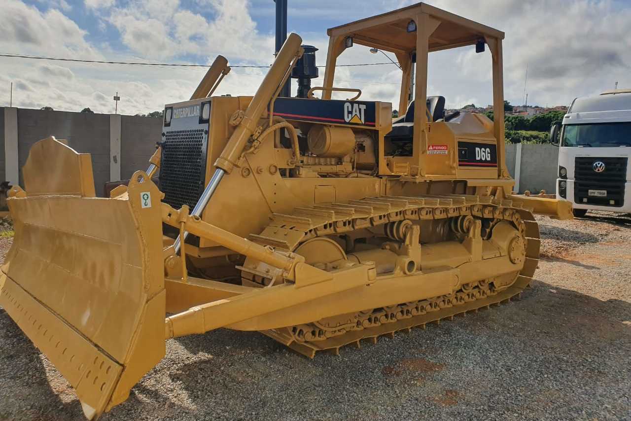 Trator de Esteiras Caterpillar D6 97/97 - LNA Máquinas | Trucadao.com.br