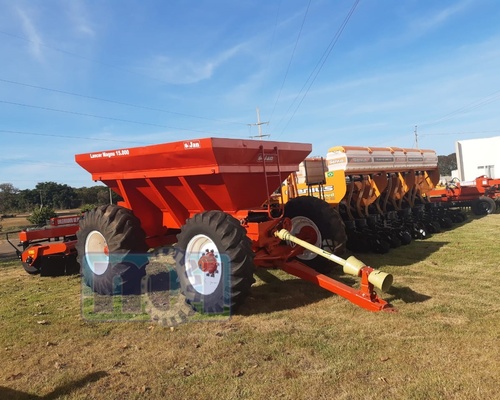 Distribuidor de Fertilizantes, Calcário e Sementes Jan Lancer Master ...