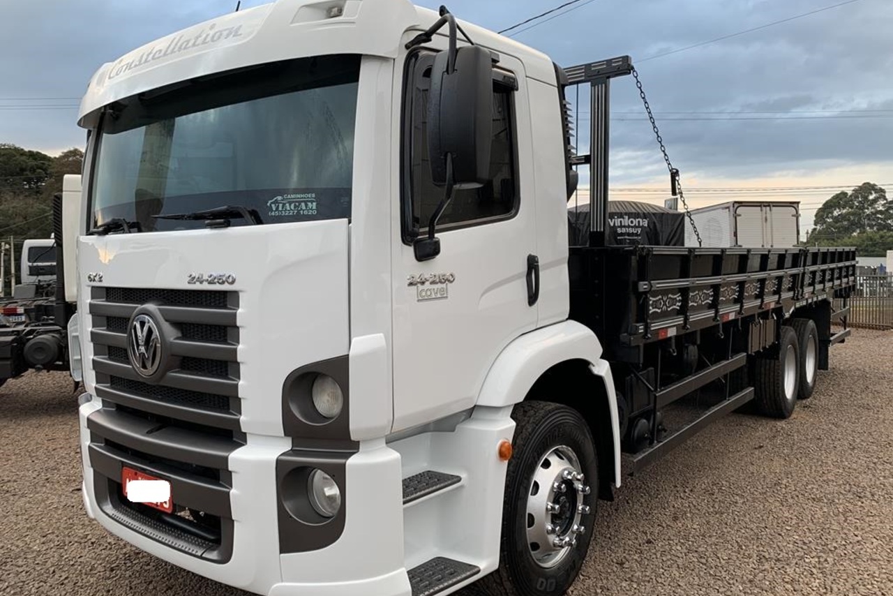 Caminhão Volkswagen 24 250 11/12 - Viacam Caminhões | Trucadao.com.br