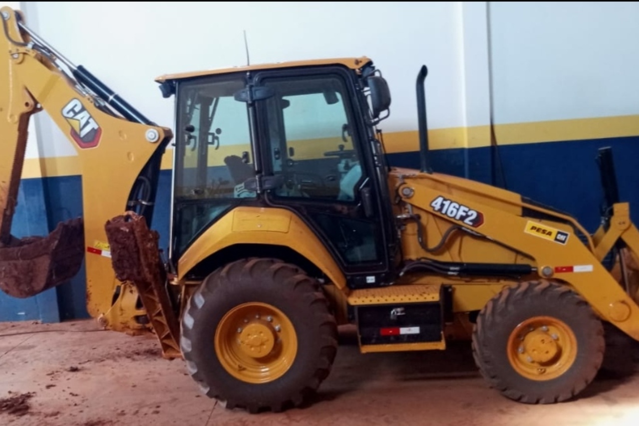 Retroescavadeira Caterpillar 416F2 21/21 - Ktop equipamentos | Trucadao.com.br