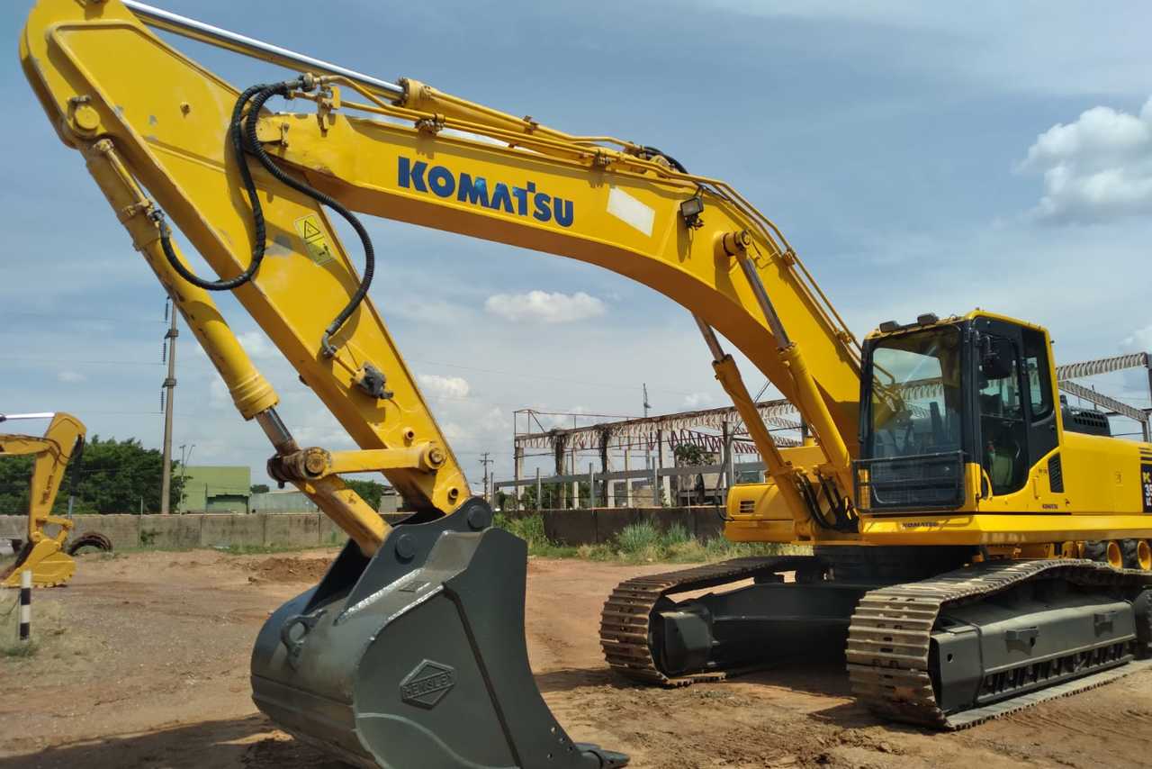Escavadeira Komatsu PC350 11/11 - Nors Centro-Oeste | Trucadao.com.br