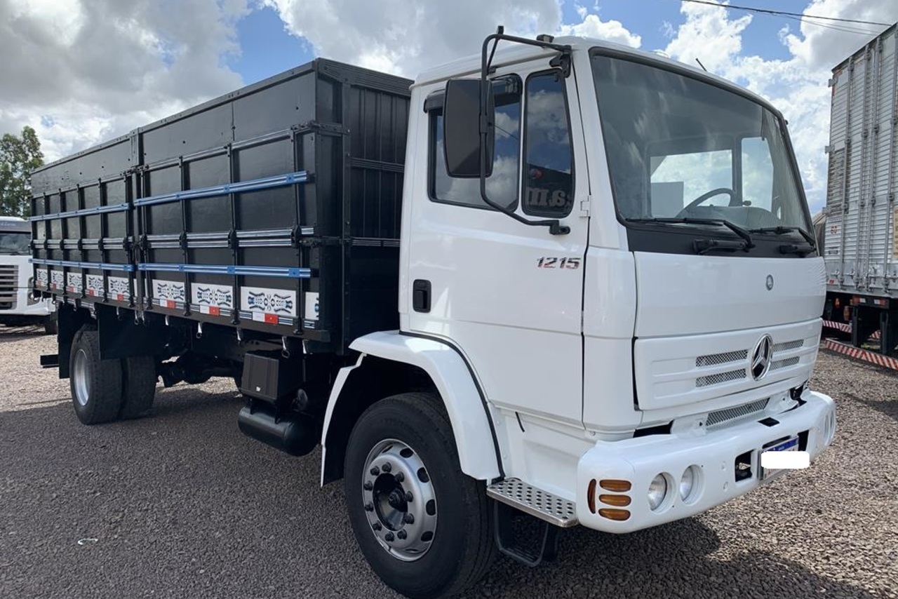 Caminhão Mercedes Benz MB1215 01/01 - Viacam Caminhões | Trucadao.com.br