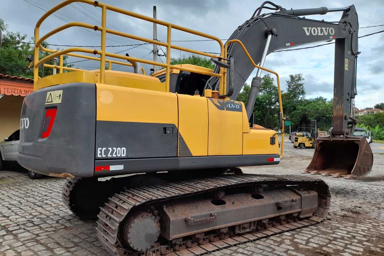 Escavadeira Volvo EC200d 18/18 - Ldl - Gestao de Negocios e Consultoria ...