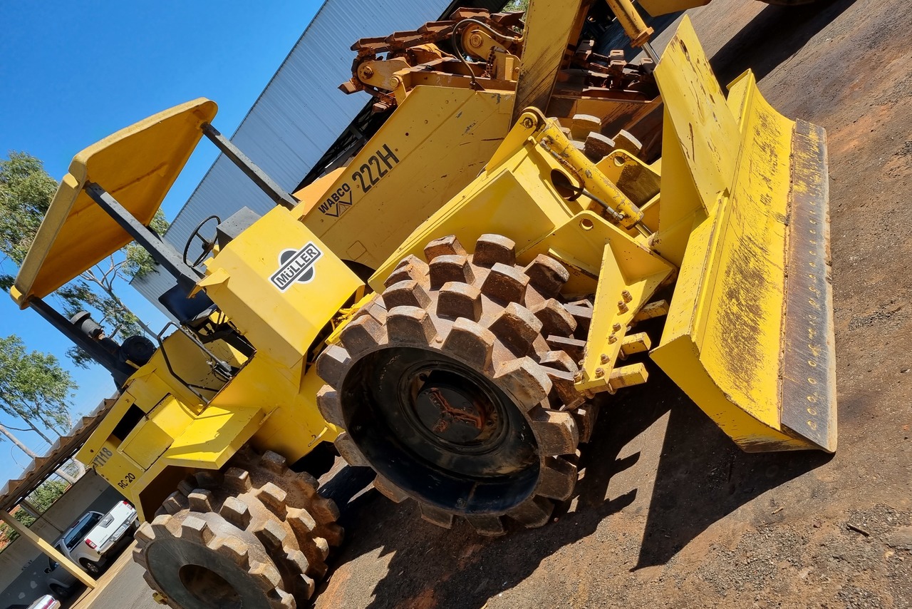 Rolo compactador Muller T118 86/86 - MBC Seminovos Máquinas e ...