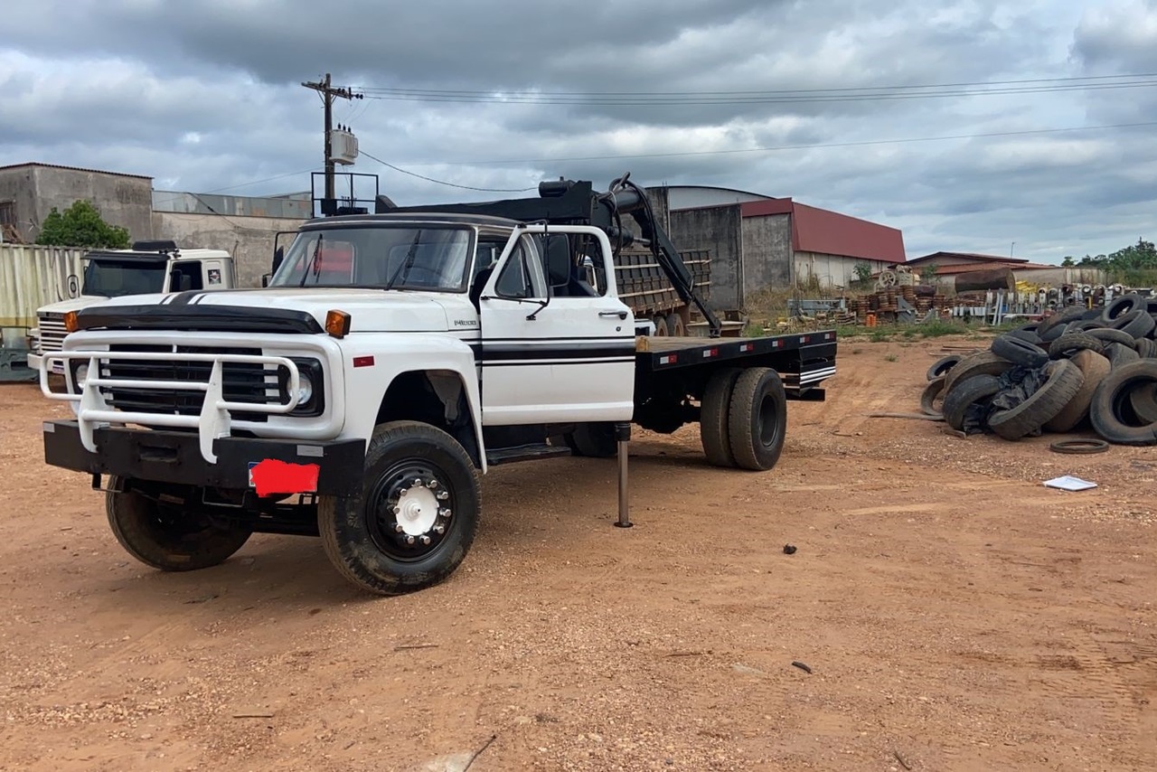 Caminhão Ford F11000 84/84 - HM Máquinas LTDA | Trucadao.com.br