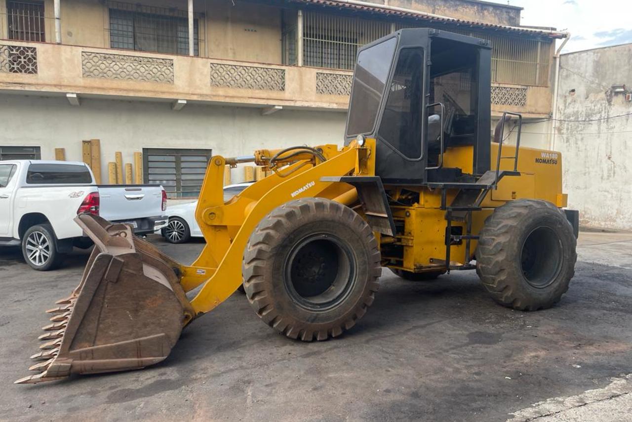 Pá carregadeira Komatsu WA180 04/04 - Cava Terra Tratores Oficial ...