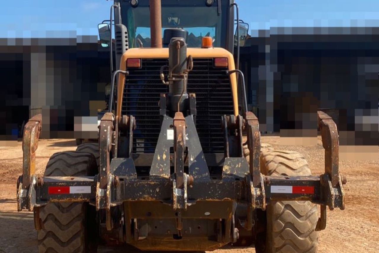 Motoniveladora Case 865 18/18 - Premium Tratores | Trucadao.com.br