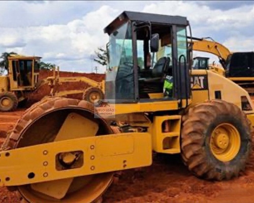 Rolo compactador Caterpillar CP533E 11/11