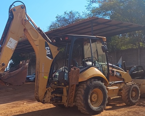 Retroescavadeira Caterpillar 416E 13/13