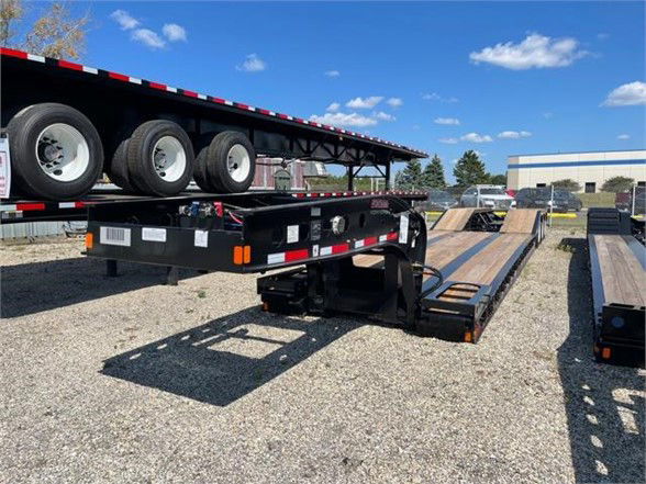 Used Fontaine Lowboy trailers for sale - TrailersMarket.com