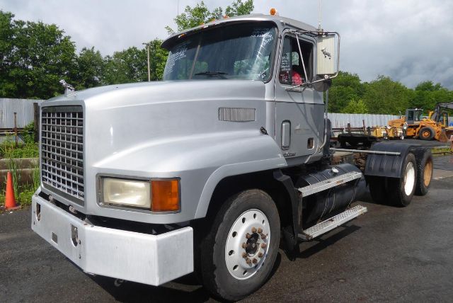 MACK Tractors - Semi Trucks For Sale