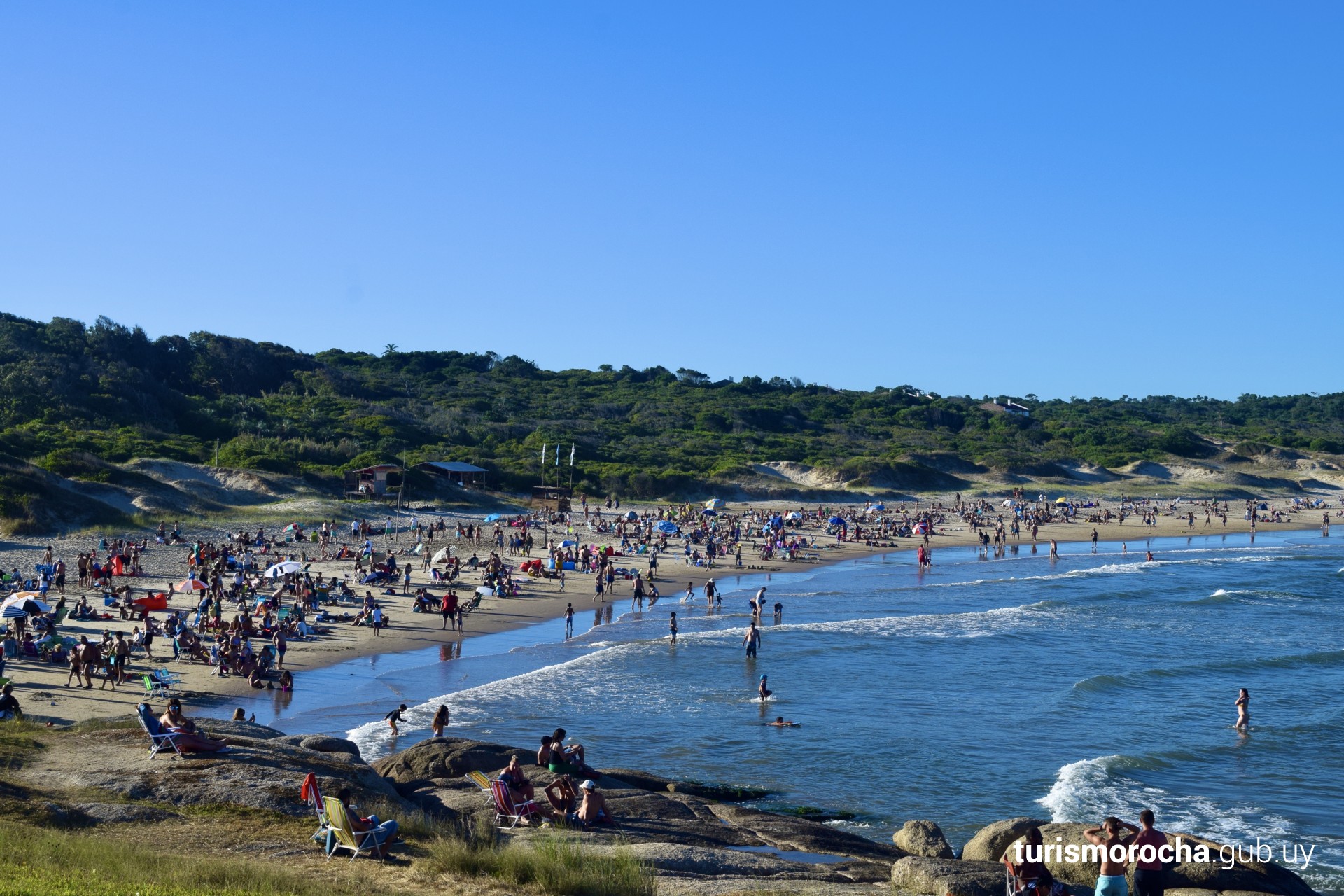 Playa La Moza, la más popular y concurrida en verano en el Parque ...
