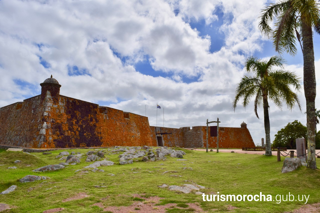 Fuerte de San Miguel: monumento histórico de Rocha, Uruguay
