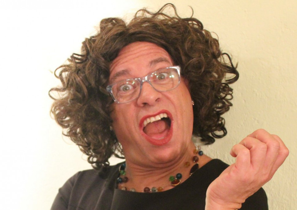 Show de Petru Valensky en el Teatro 25 de Mayo de Rocha, para reírse ...