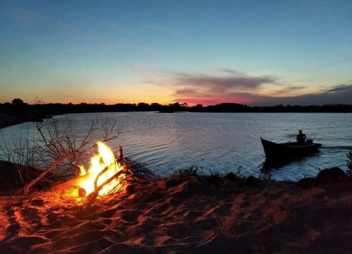 Paseos nocturnos en bote a la pesca del camarón durante Semana de ...