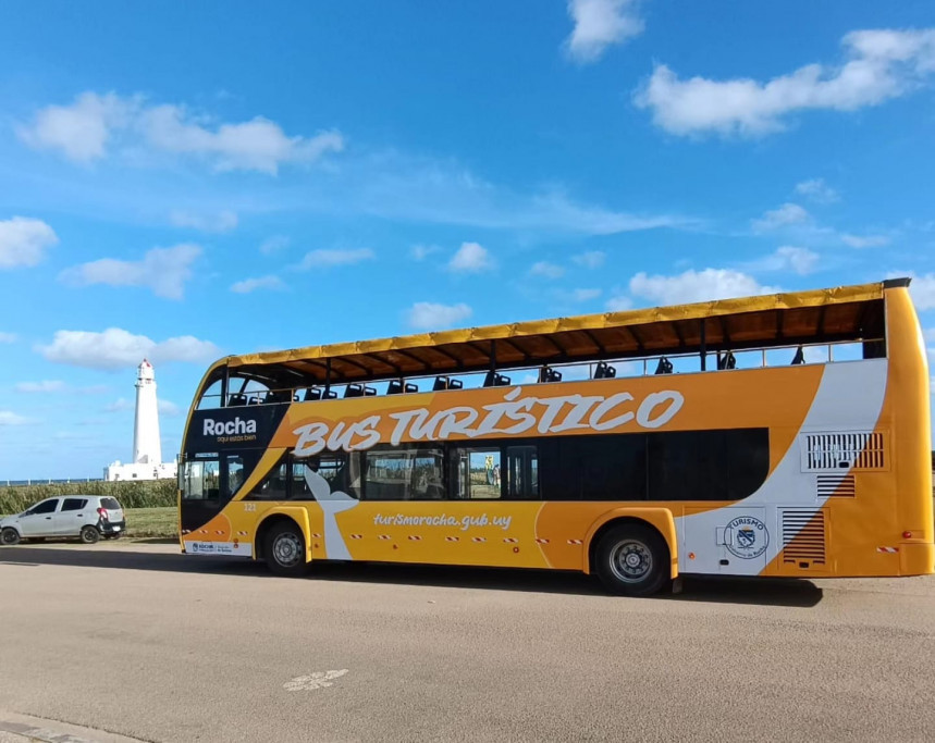 Paseo en el Bus Turístico de Rocha en vacaciones de invierno por La ...
