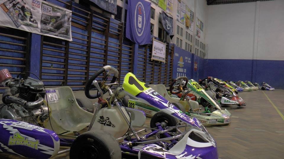 Exhibición de Karting en La Paloma, sobre Av. Solari