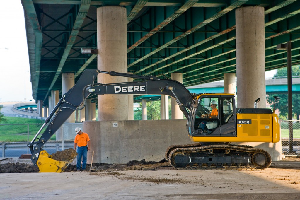 Medium & Large Excavators: Equipment Spotlight | Underground Construction
