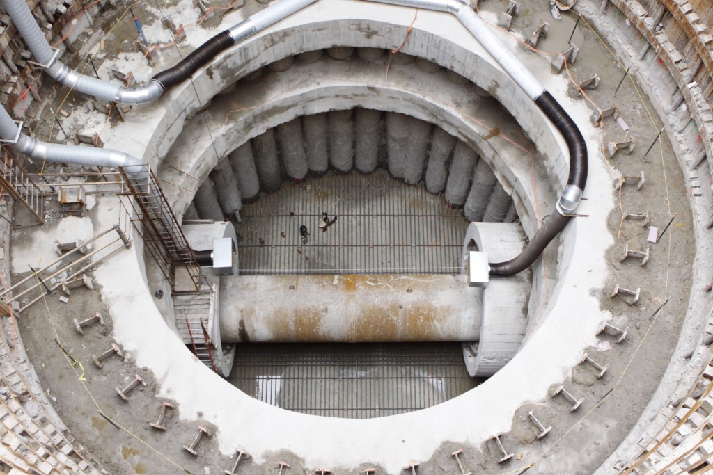 Staged Reconstruction Of A Major Interceptor Without Service ...