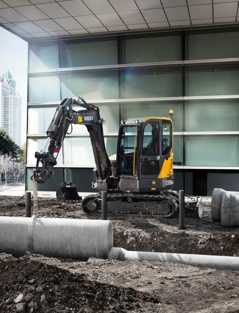 Equipment Spotlight: Reduced/Zero Tail Swing Excavators | Underground ...
