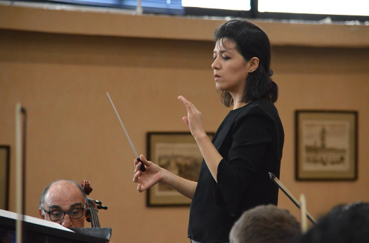Ser directora de orquesta en México es difícil porque entre los hombres ...