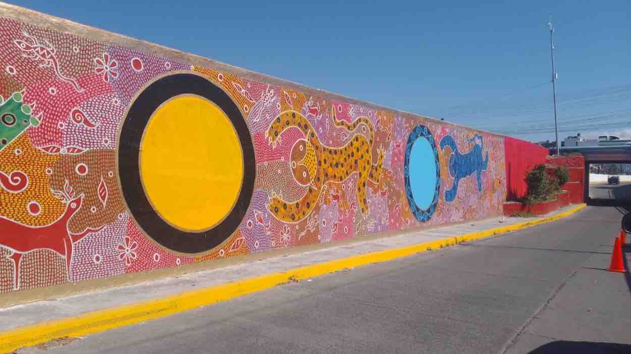 Pintan artistas plásticos murales en el bulevar del río Huacapa de ...