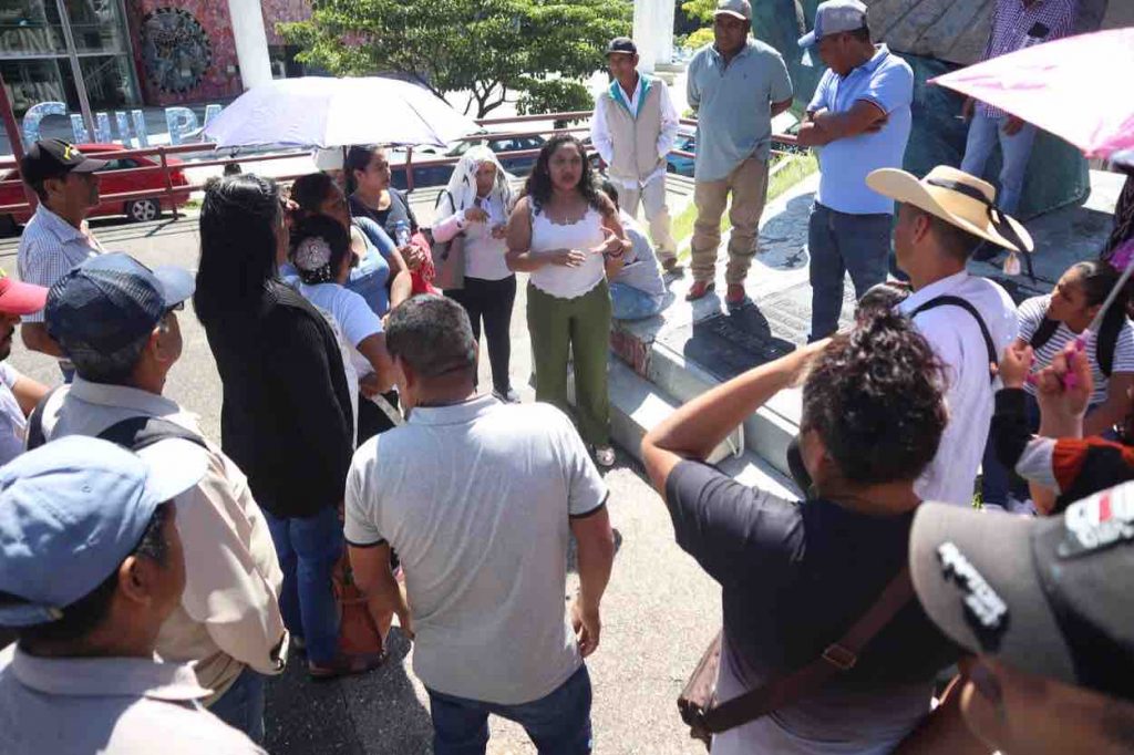 Ante el subsecretario Rodríguez, exigen su reubicación desplazados por ...